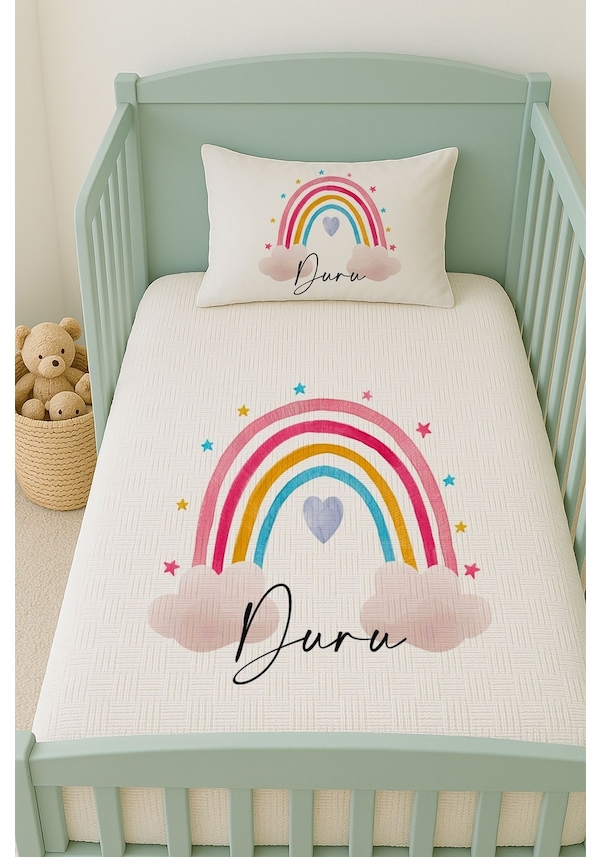 %100 Pamuk İsme Özel İsimli 100x150 Cm Pike Seti Kalpli Bulutlu Gökkuşağı Fiyatları ve Özellikleri