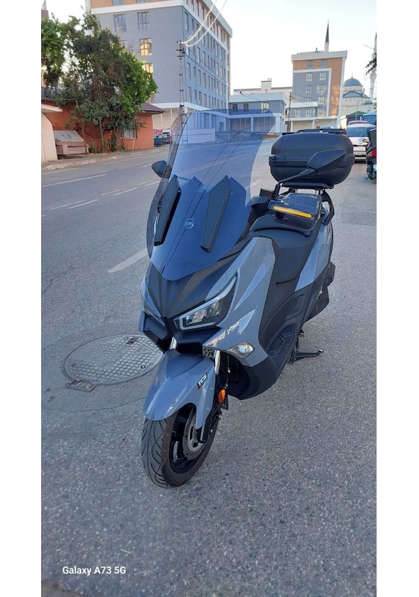 Motocam Sym Joymax Z Plus Siperlik Ön Cam 2023-2025 Model 70cm Füme Renkli 4mm Fiyatları ve ...